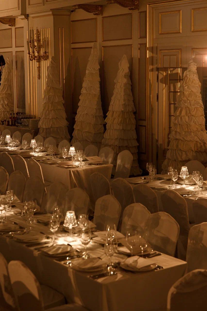 «Удивлять все сложнее»: как создавался декор масштабного корпоратива ...